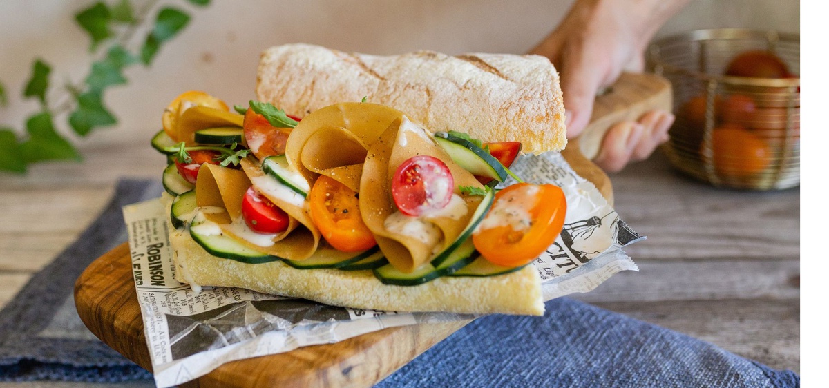 Panino con verdure e affettato vegetale | FelsineoVeg Shop